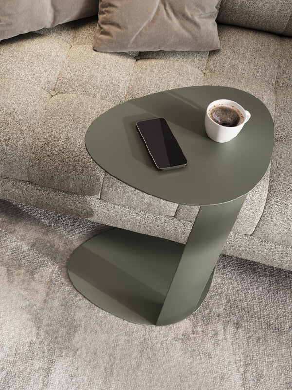 How to Decorate Your Shelves With Unique Visual Appeal